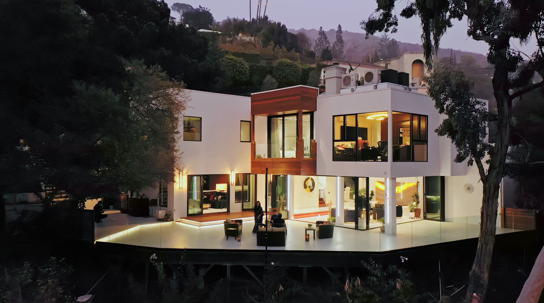 Beverly Hills Volume House – Alloi